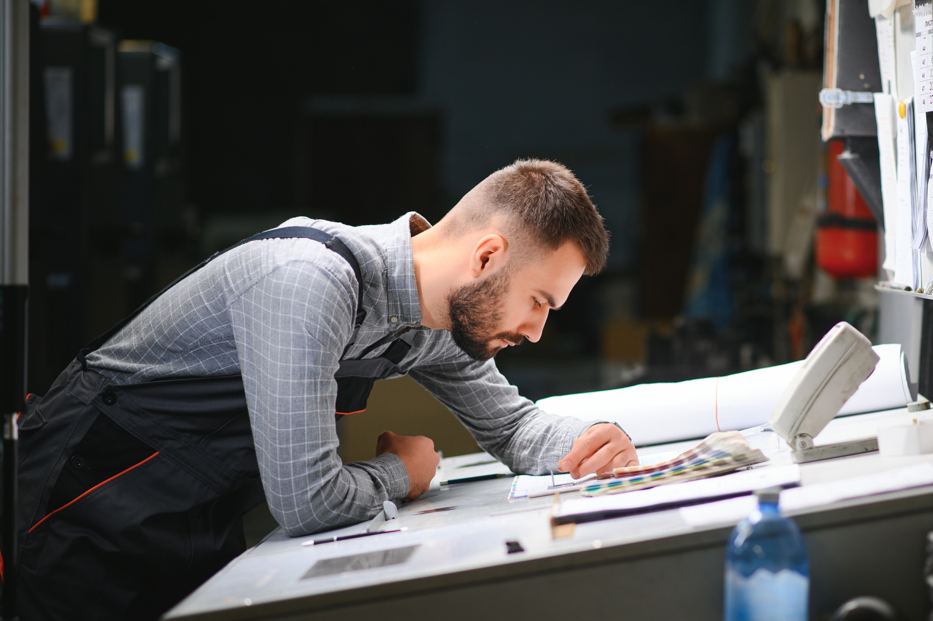 Noże w poligrafii - klucz do precyzyjnego cięcia - Well-Dom